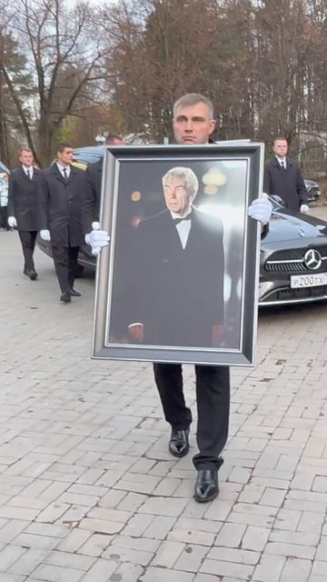 Москва простилась с легендарным Юрием Николаевым / народного артиста похоронили на 21-м участке