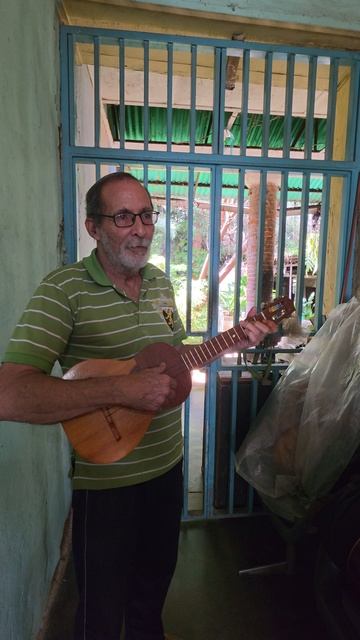 Зашли в гости к лютьеру в Каракасе, Венесуэла