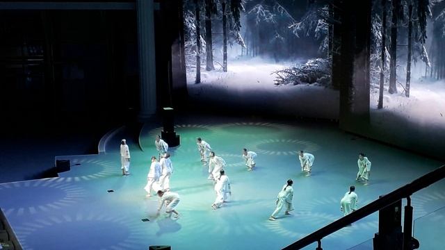 Как танцуют дети в амфитеатре детского лагеря Орлёнок. "Северный танец"