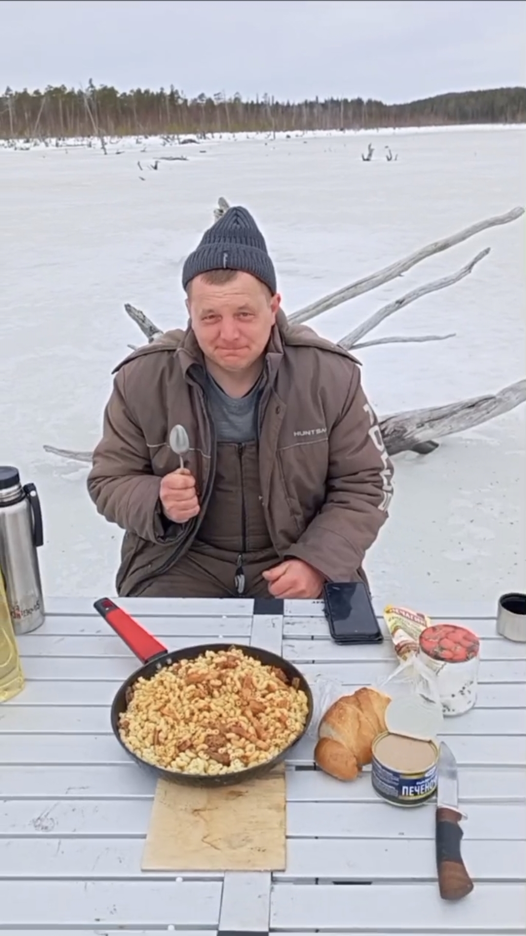 Макароны с копчёной грудинкой и тушенкой!!!