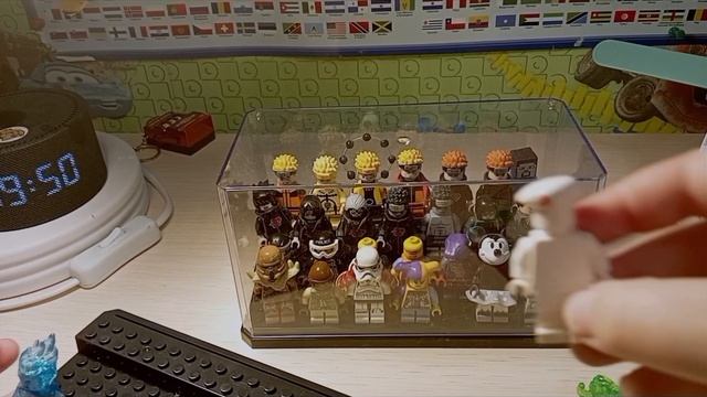 обзор подставки для лего фигурок