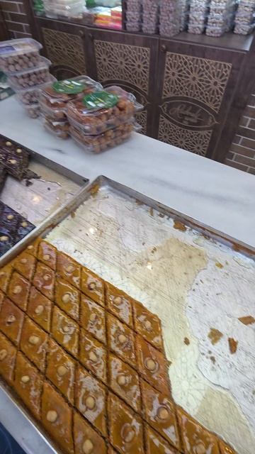 И после обеда за шекинской халвой, Азербайджан