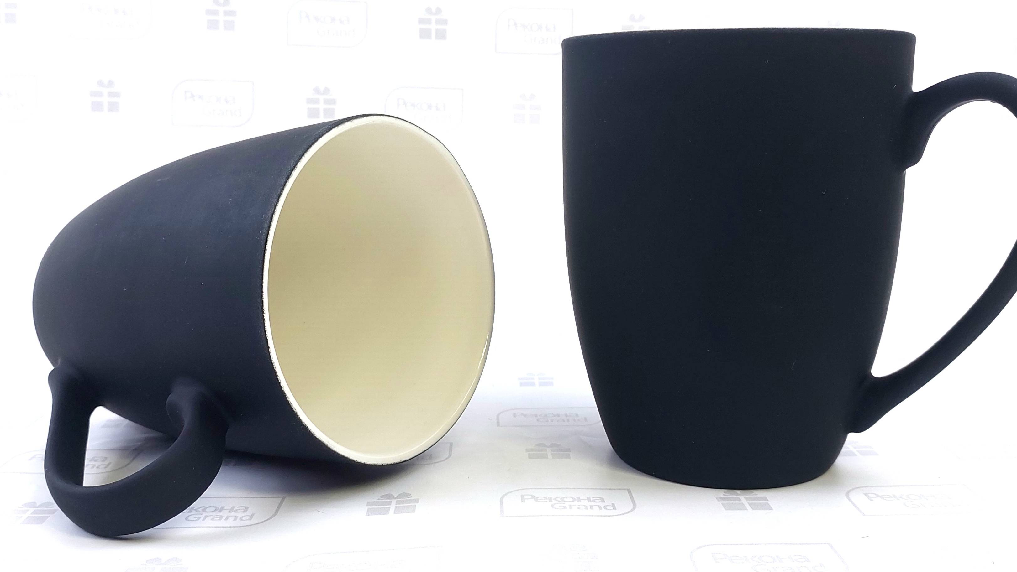 Черные кружки с soft touch покрытием SWEET