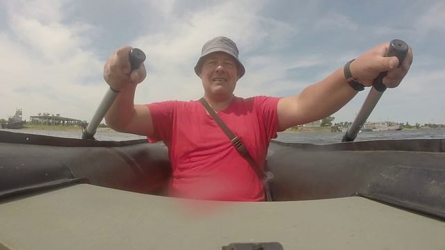 Пробую лодку - ржачная :-)