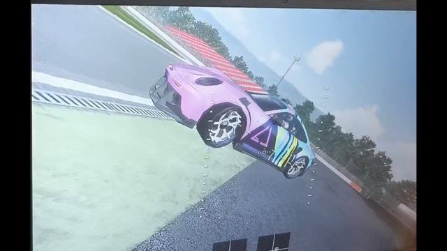 Полетушки на дроне в симуляторе Uncrushed за машинками #fpv #drones #дроны #полёты #фпв #uncrushed