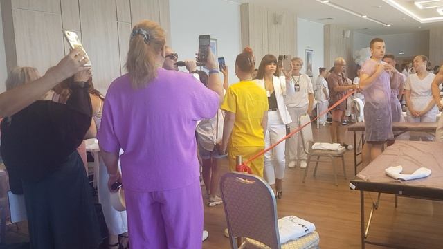 Весёлые массажисты