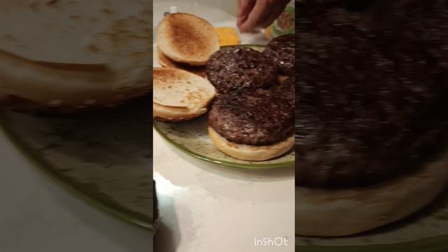 Готовим домашние бургеры!! Быстрый и вкусный рецепт!