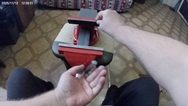 Новые слесарные тиски с Озона.