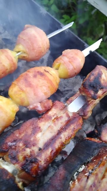 Свиные рёбрышки и картошка в беконе. 6 сентября 2025 год.