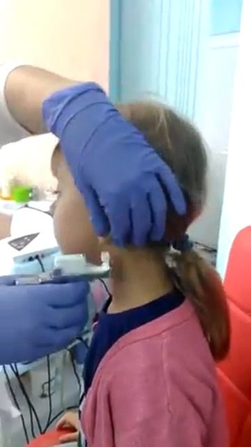 Пирсинг мочки уха детям и взрослым