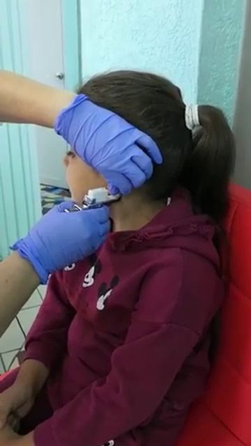 Проколоть уши ребенку быстро и безболезненно