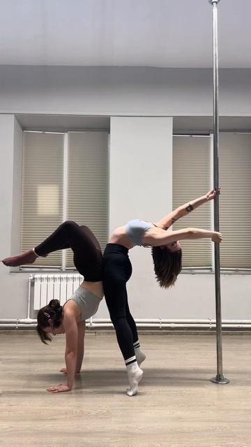 Pole Dance Duo