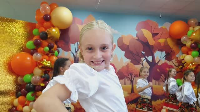 Народный танец Утушка луговая