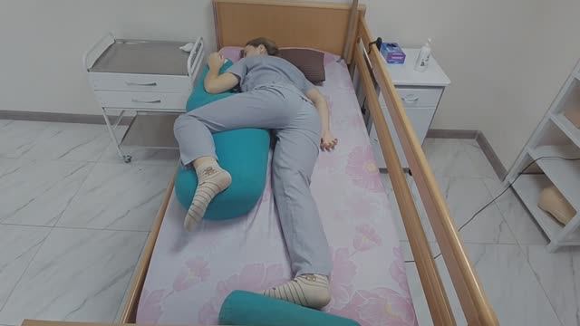 Размещение пациента в положении Симса