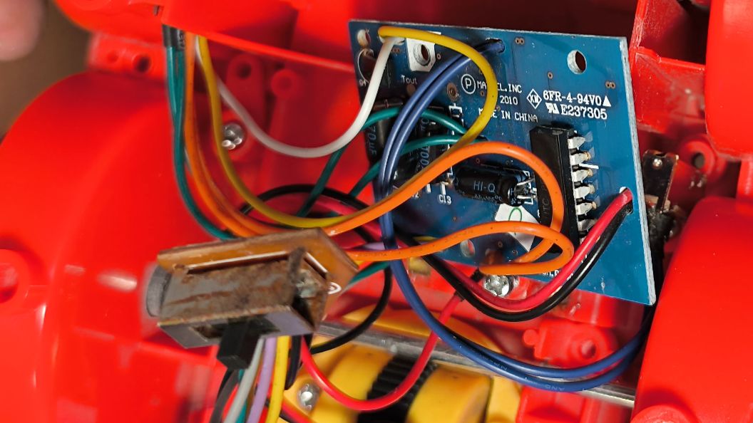 Часть 3. Ремонт переключателя. Гараж и радиомонтаж.