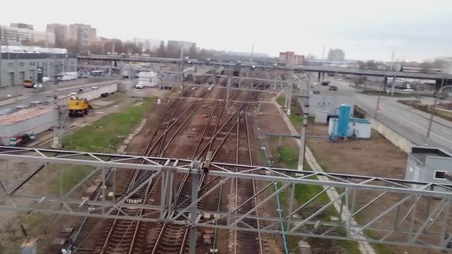 Вид с автомобильного моста над железной дорогой
