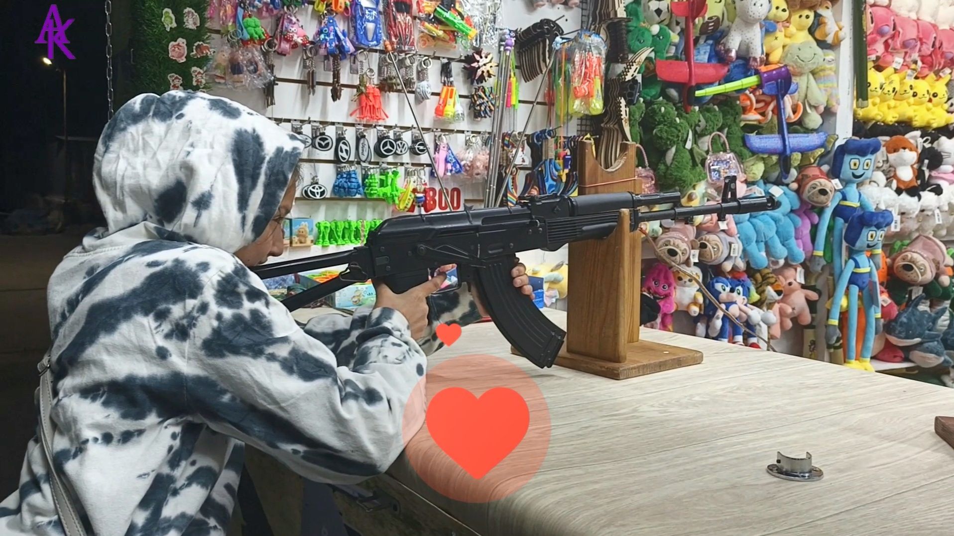 Симеиз. Лиля 💕 с Ксюшей в тире. 01.07.25  #АндрейЛиля #andreililiya #гаспра #андрейкрымский