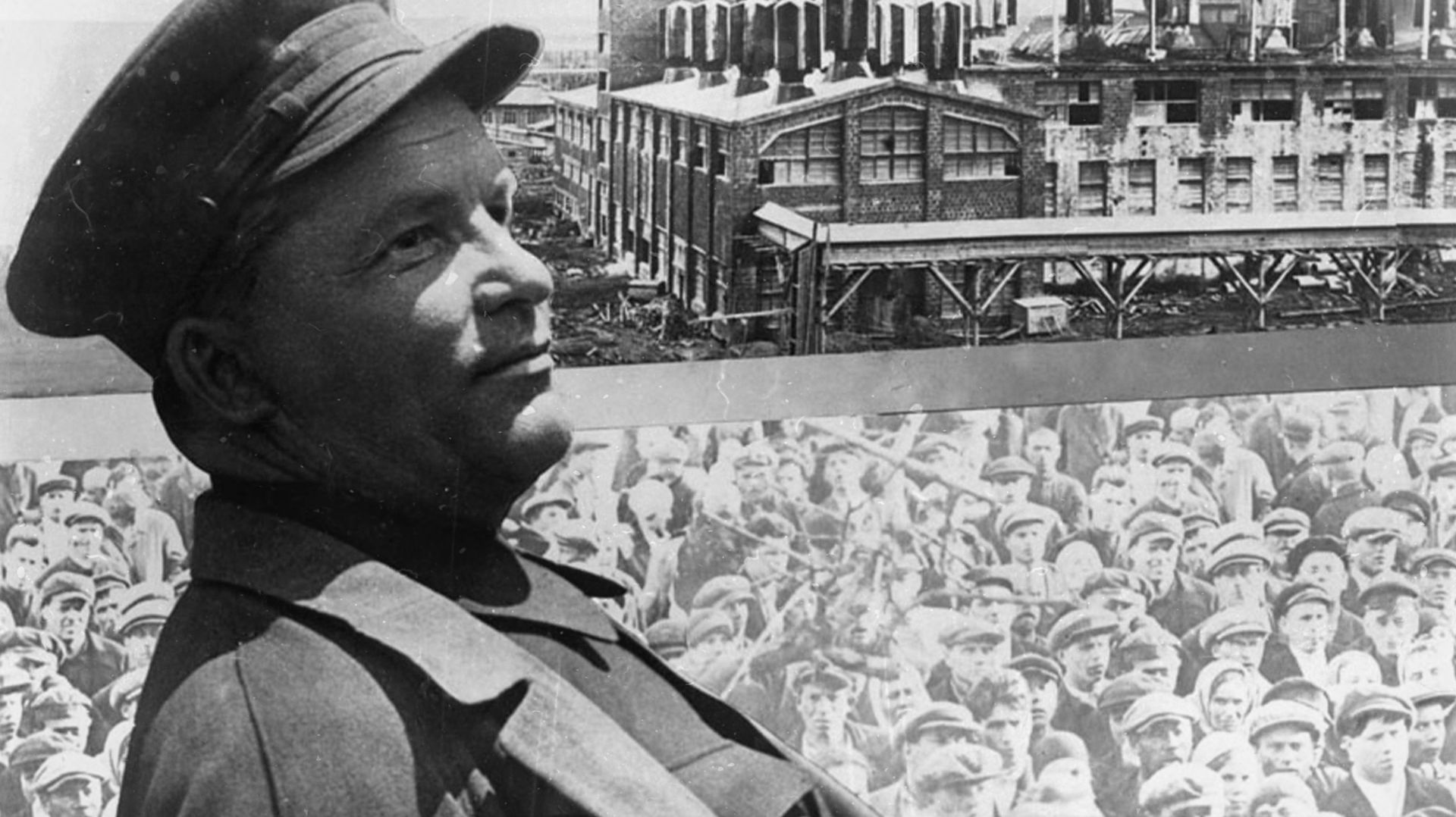 Городские истории | Бронзовый «хозяин» площади Кирова