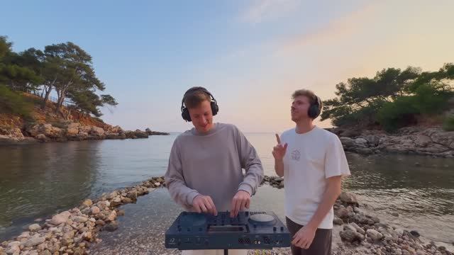 MELODIC HOUSE Sunset Mix in a Hidden Paradise Cove