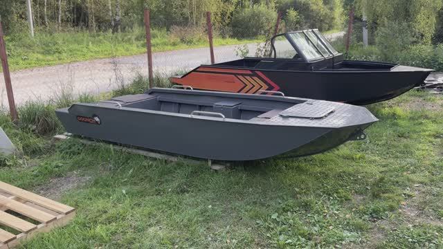 Обзор лодки нерегистрат GOONCH 4.0 Fish S в сером цвете