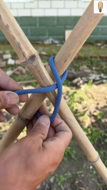 Один из способов как быстро, просто и надёжно связать две палки