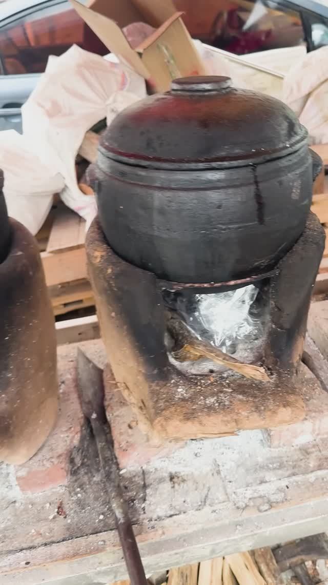 Кухня на углях в придорожном кафе