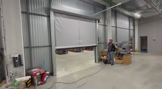 Скоростные ворота на складе