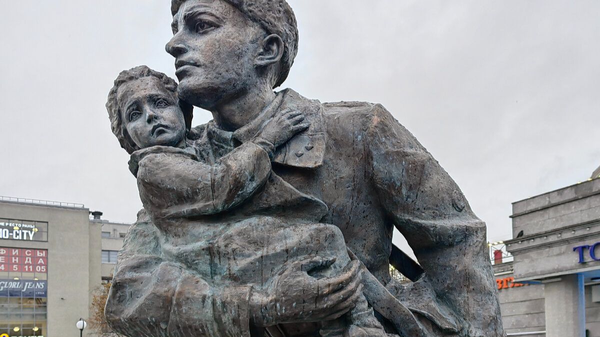 ПАМЯТНИК СОТРУДНИКАМ ПОЛИЦИИ В ПИТЕРЕ 2025