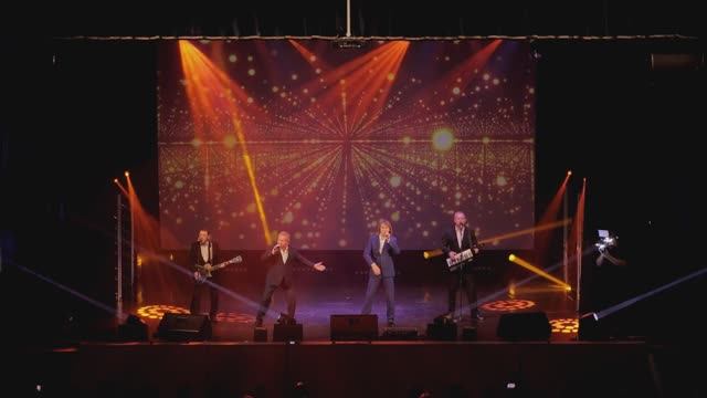 "ПОВЕРЬ В МЕЧТУ" - ВИА "Стожары"