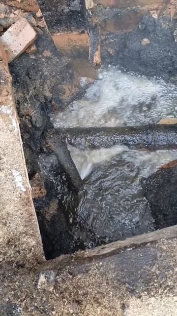 Прорвало водопровод.