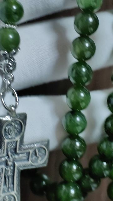 Православные четки из нефрита 100 бусин с крестом Распятие Христово