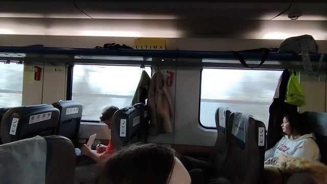 В поезде "Аврора". Проезжаем Иваньковское водохранилище. 12.11.25.