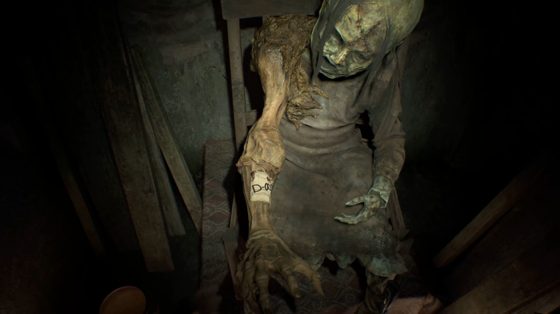 Resident Evil 7. Part 5. Алтарь. Существует целебная сыворотка. Сражение с мутировавшей Маргаритой.