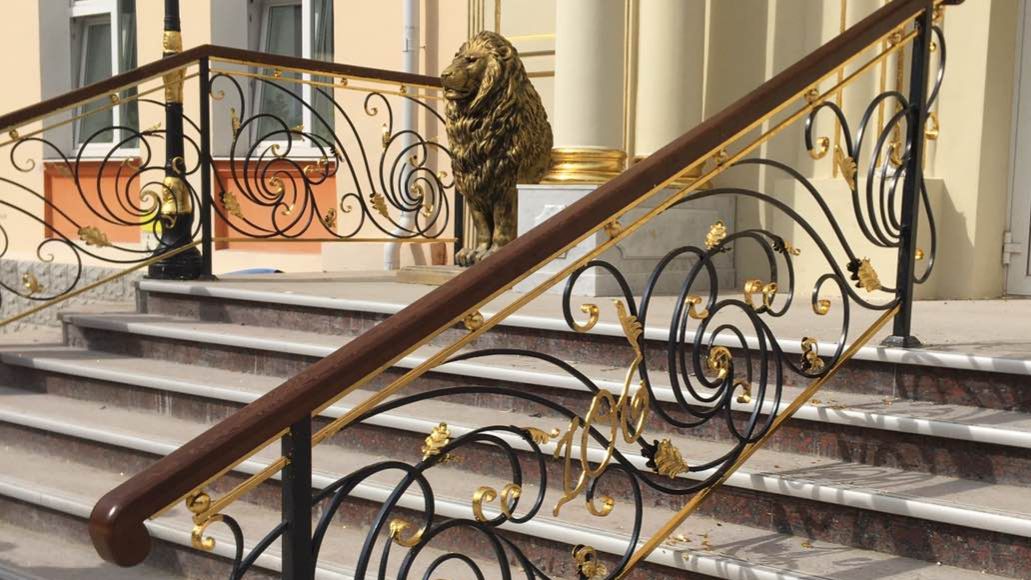 Изготовление кованых перил. Школа 106 Екатеринбург