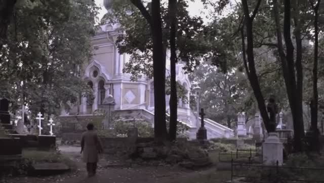 Три храма в фильме Алексея Балабанова "Груз 200". Старая Ладога, Новая Ладога, Санкт-Петербург.