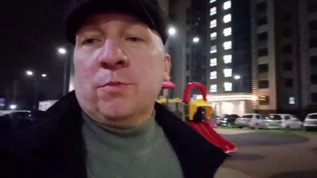 Прогулка двое и собака