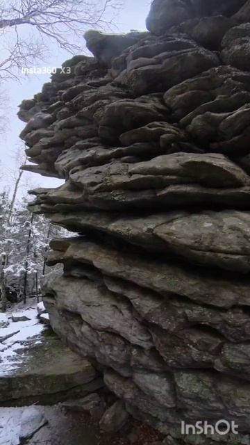 Скалы "Перья" у поселка Синегорский