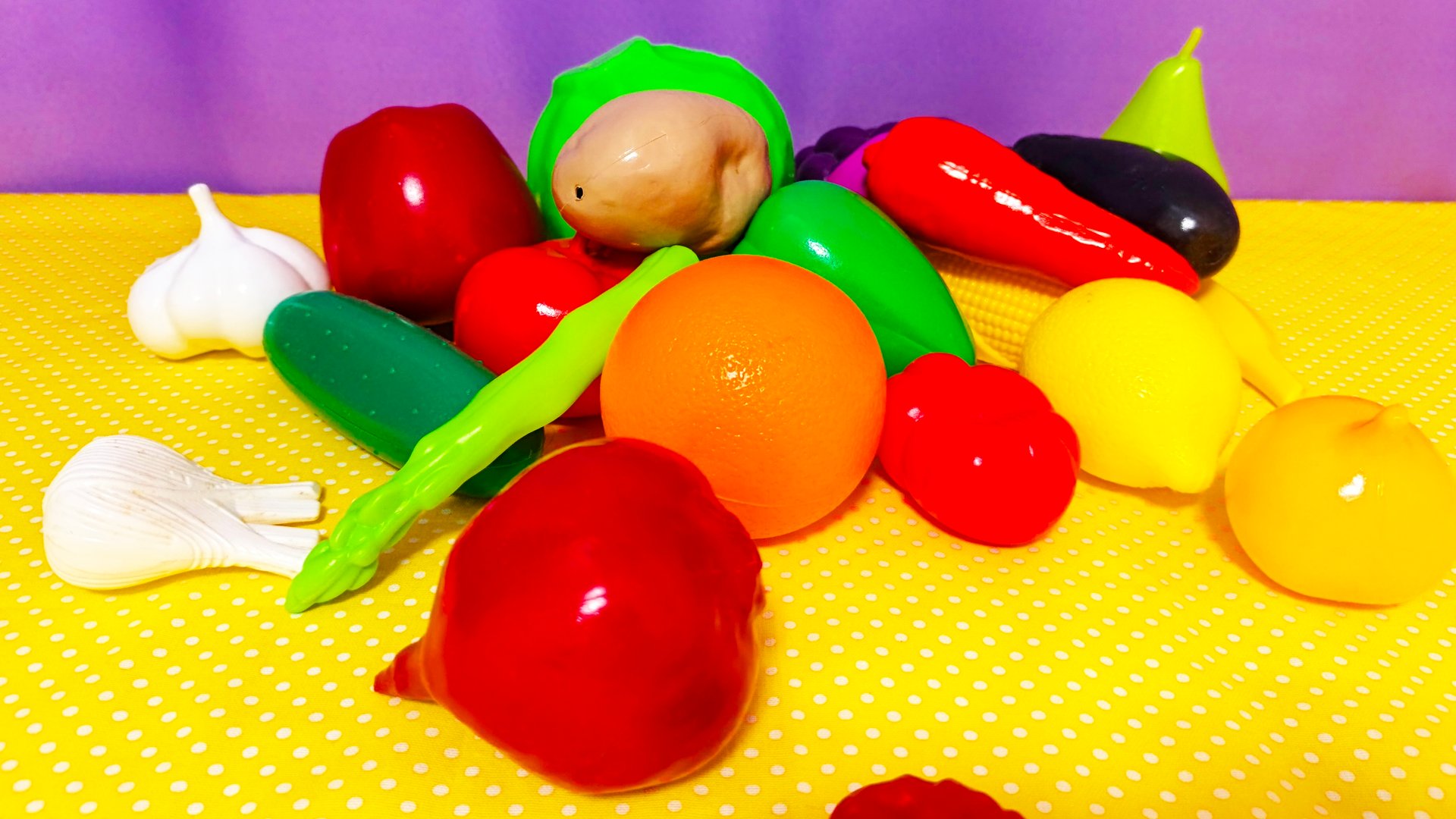 Фрукты овощи игрушки для детей.Играть.Игра.Угадать