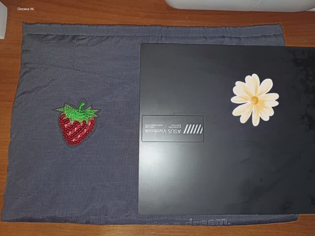 Сшила из ненужной куртки чехол для ноутбука.mp4