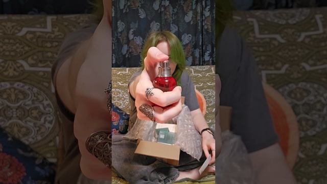 Срочная распаковка парфюмов.