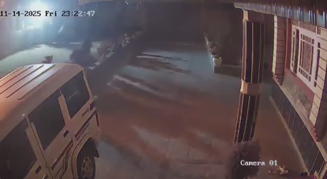 Девять человек погибли при взрыве в полицейском участке Индии.