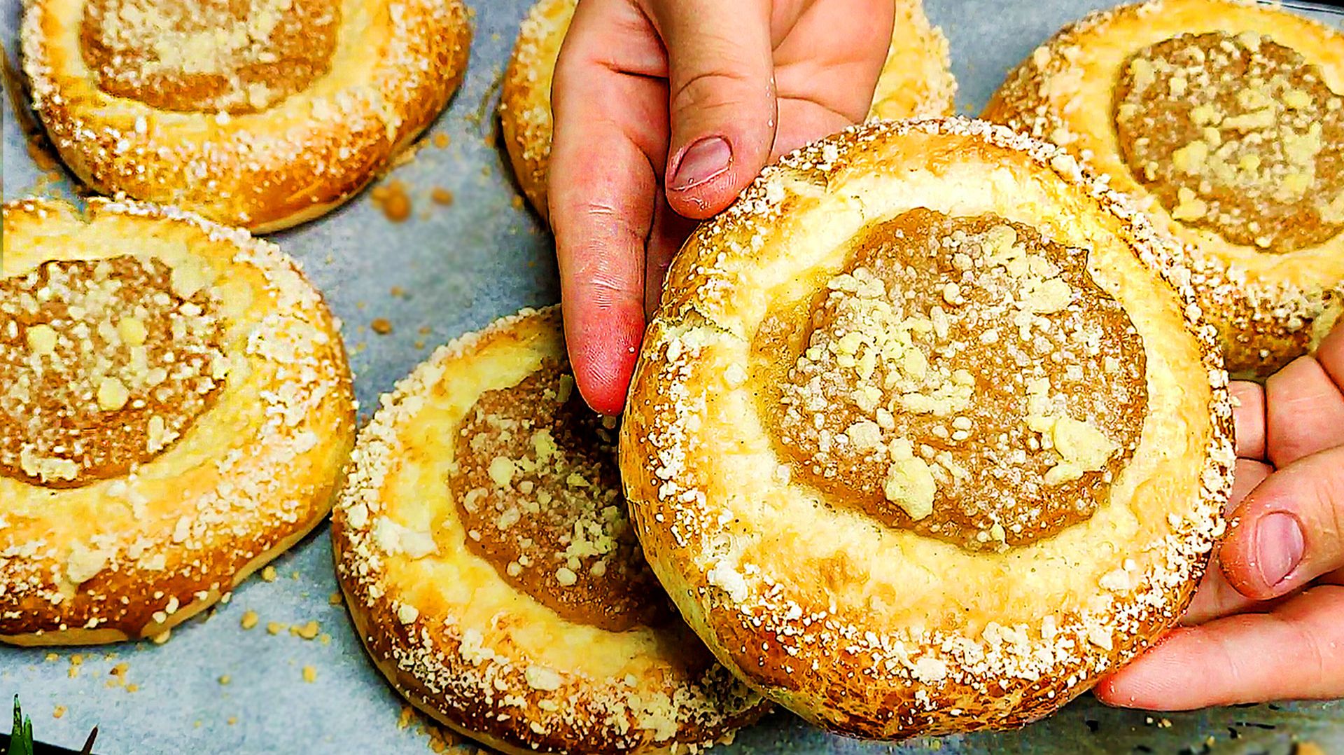 ВОЗДУШНЫЕ ватрушки с яблоками! Тесто мягкое, как пушинка!