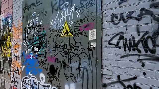 Центр. Архитектура и граффити