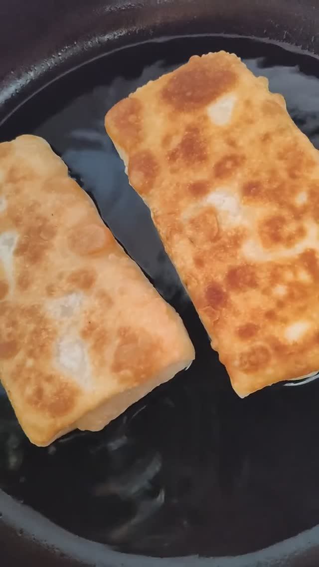 Пирожки хрустящие с пузырьками