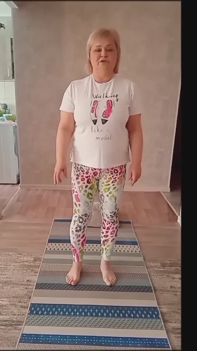 Тренируем суставчики.