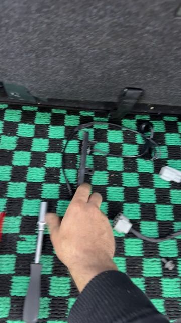 Инструкция как установить фонарь в задний бампер или как снять задние фонари автомобиля Toyota Roomy