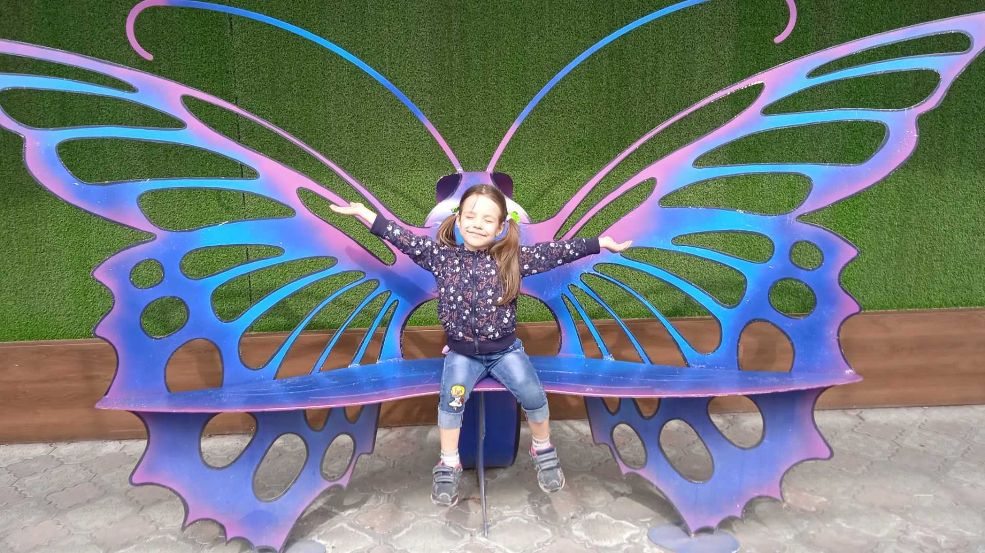 Алиса Сухомлинова 7 лет. Лауреат II степени конкурса "Ступеньки к мастерству".