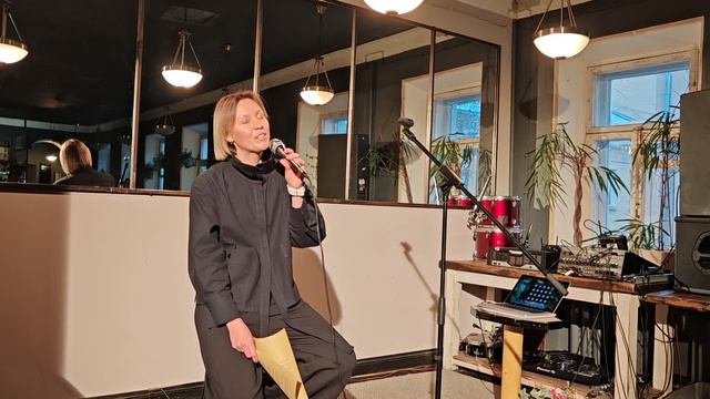 Анна Сеничева - Затеряться в осени