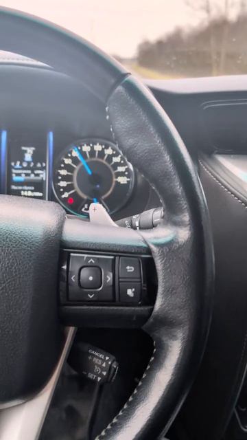 Бьет руль тойота фортунер