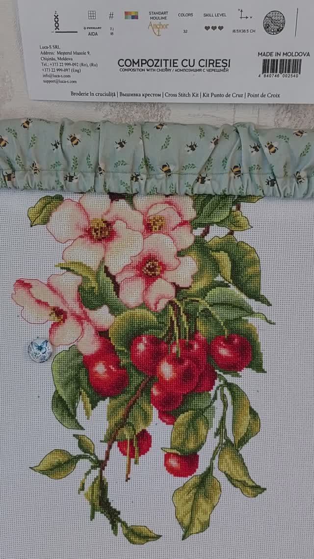 Последние штрихи, пять черешен ждут своего часа 🍒🌸🪡🧵🥳🧵